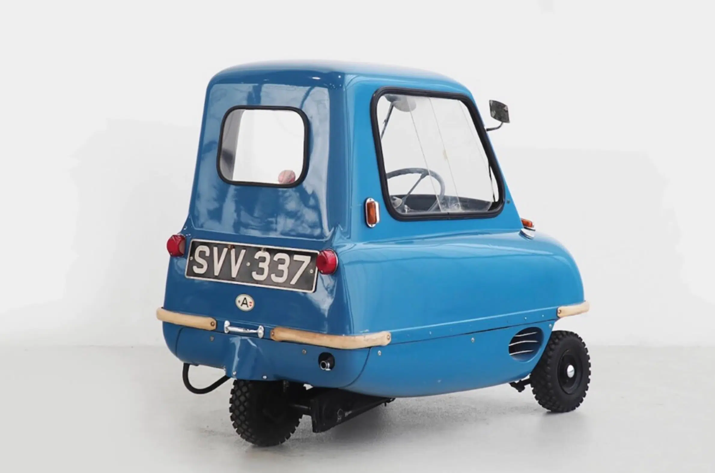 Peel P.50 : la micro-voiture disponible en kit et en électrique - Les ...