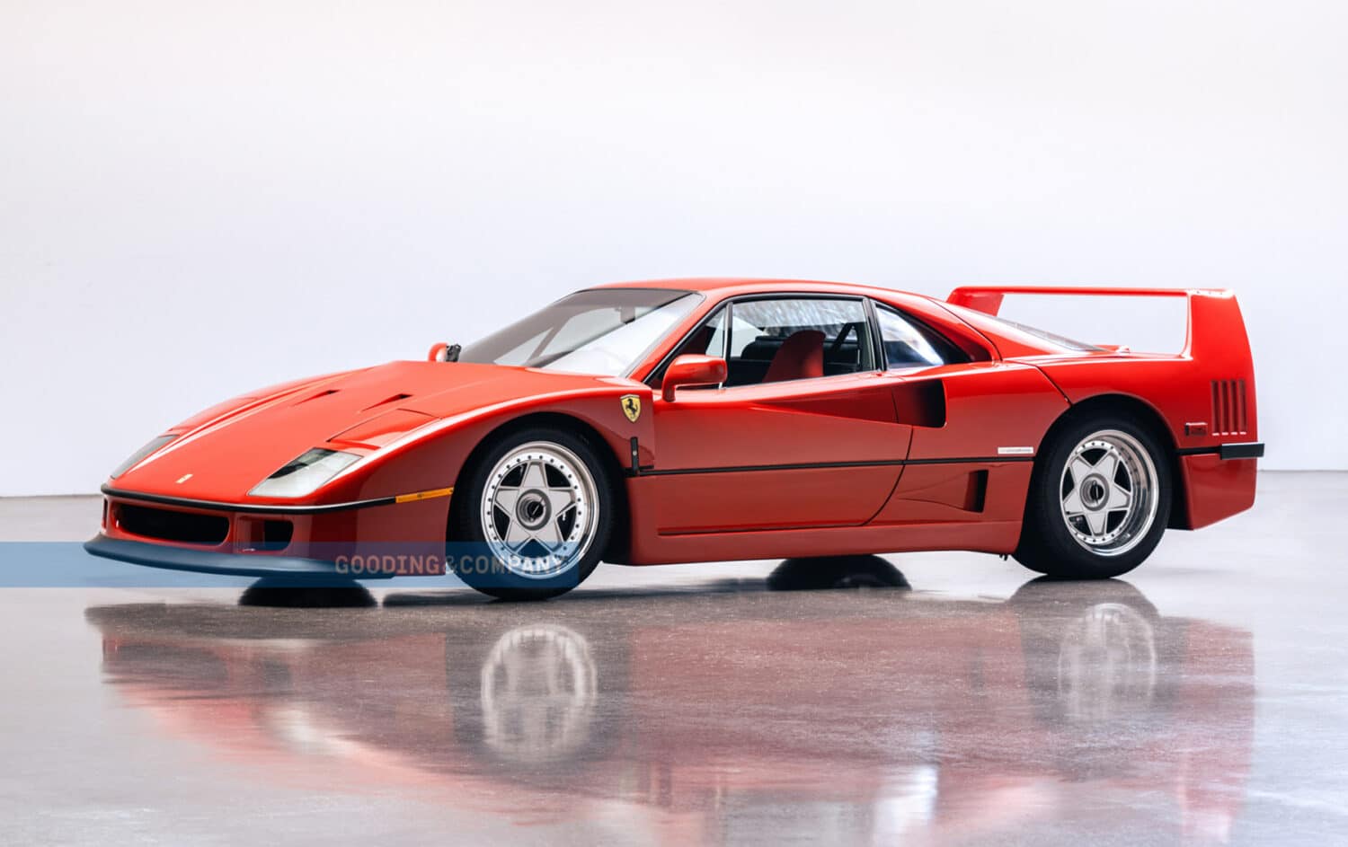 Ferrari F40 : record de vente avec un exemplaire cédé pour 3,7 M€ - Les ...
