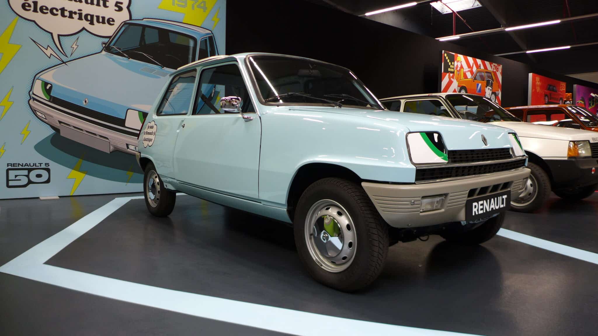 Renault 5 : un garage de rêve pour ses 50 ans - Les Voitures