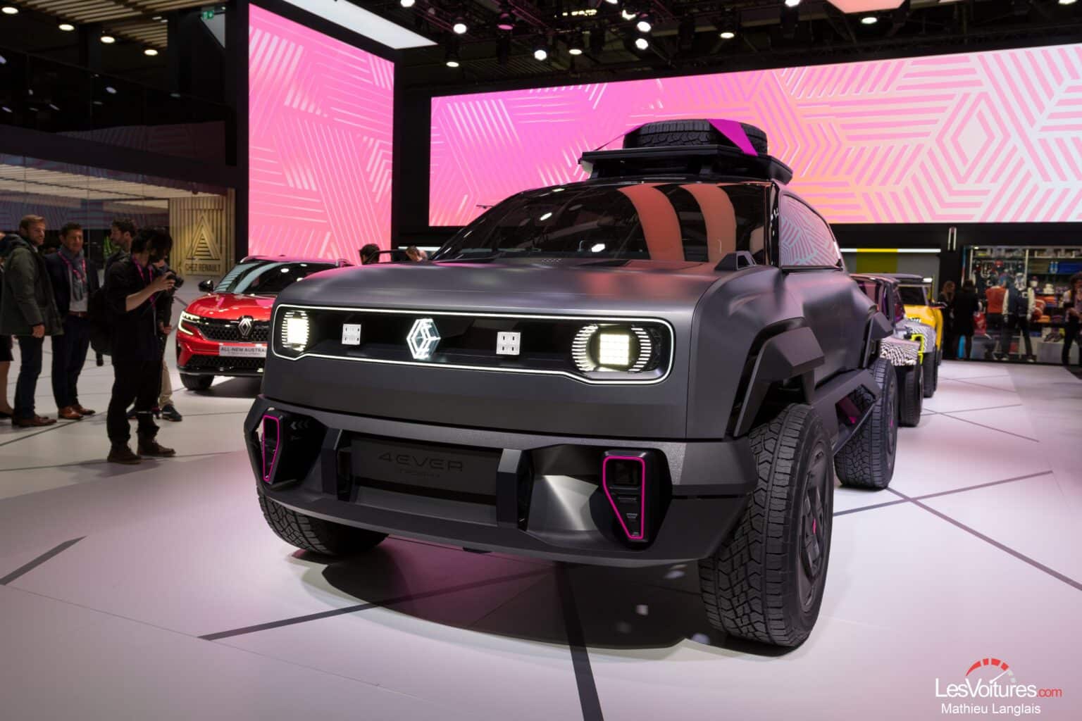 Renault 4Ever Trophy : en photos et vidéo au Mondial de l'Auto - Les ...