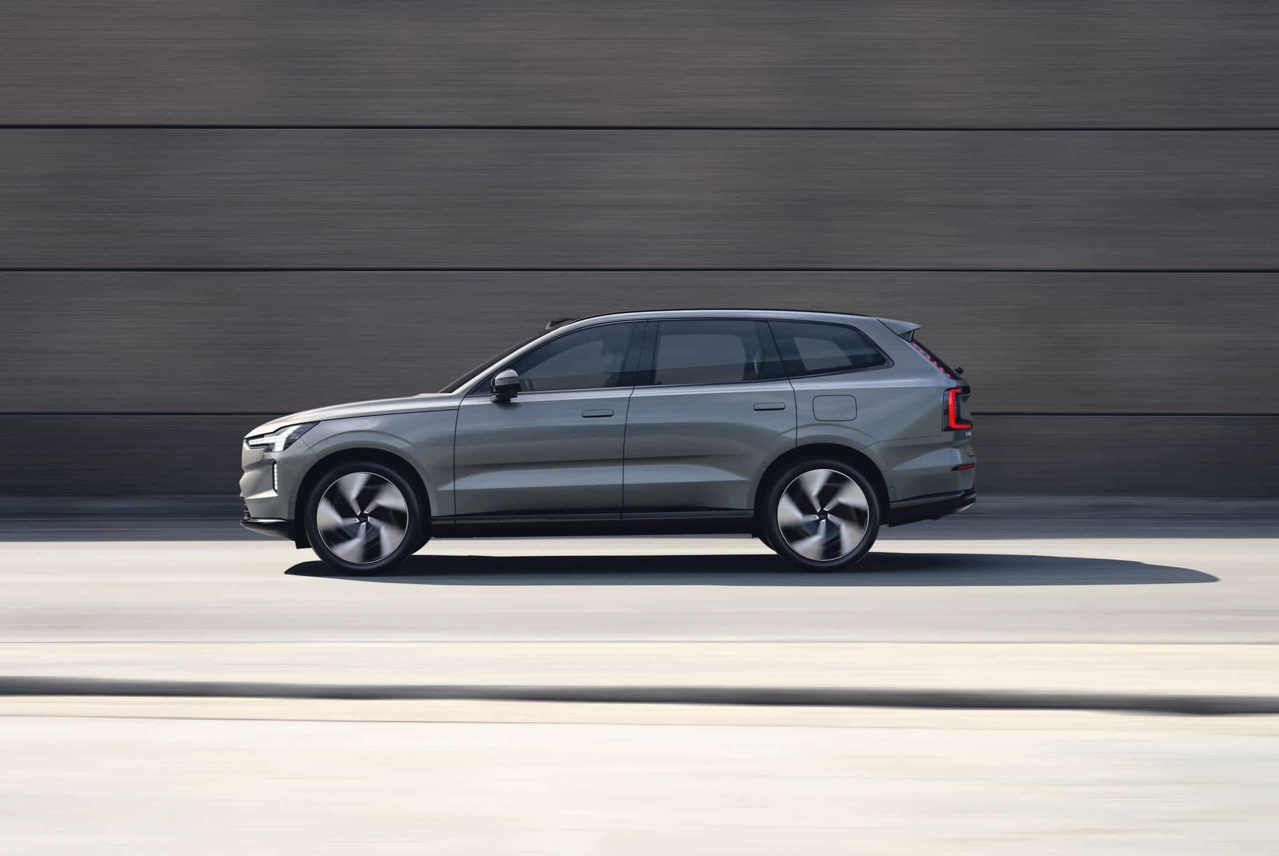 Volvo EX90 : du high-tech et 7 places pour le nouveau SUV électrique ...