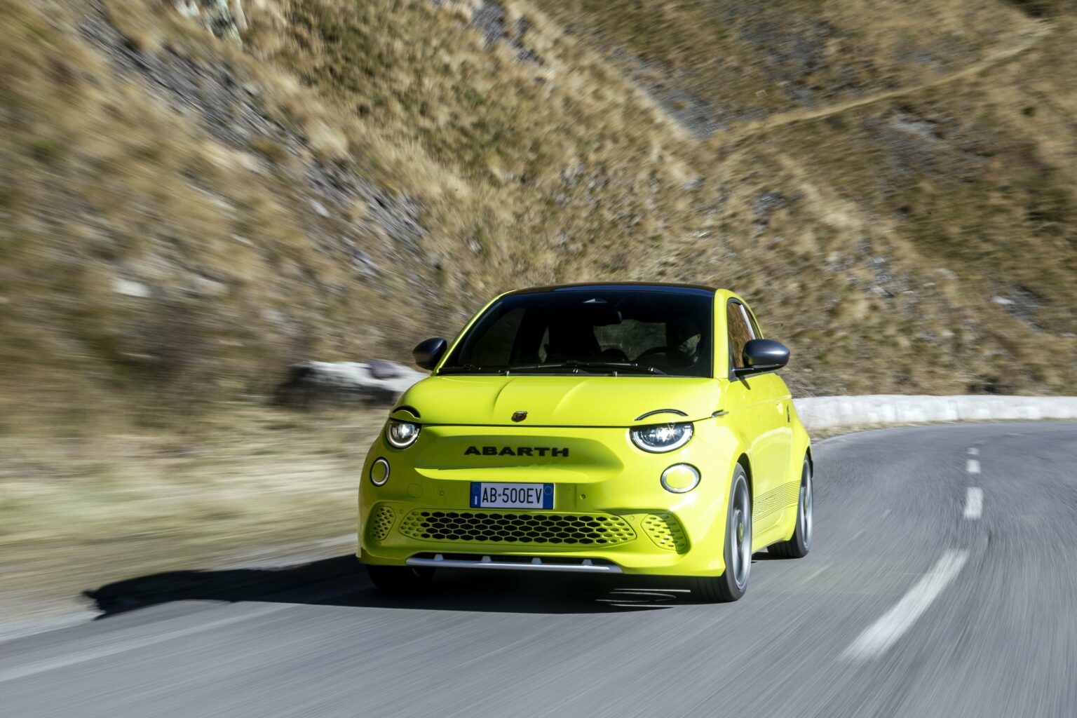 Abarth 500e : 155 ch pour la première voiture électrique au Scorpion - Les Voitures