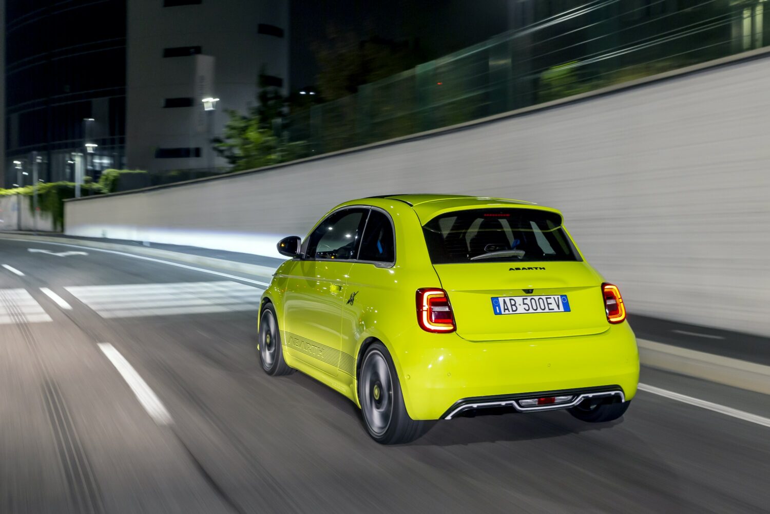 Abarth 500e : 155 ch pour la première voiture électrique au Scorpion - Les Voitures