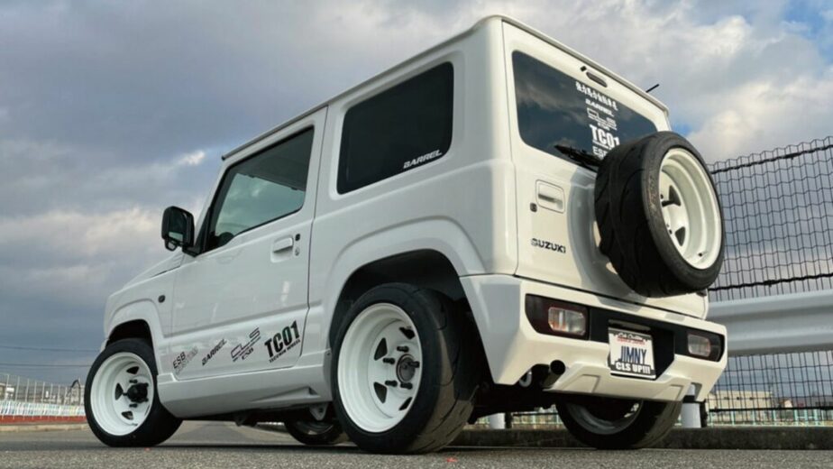 Suzuki Jimny : le 4x4 en "mode tuning" avec deux préparations ...