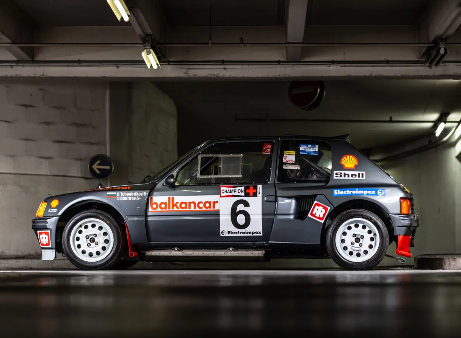 Peugeot 205 T16 "Evo 1" : star de la vente aux enchères Aguttes du Tour ...