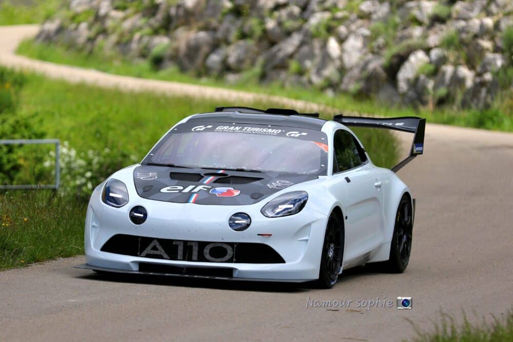 Alpine A110 Pikes Peak : l'impressionnante berlinette en essai dans la Drôme - Les Voitures