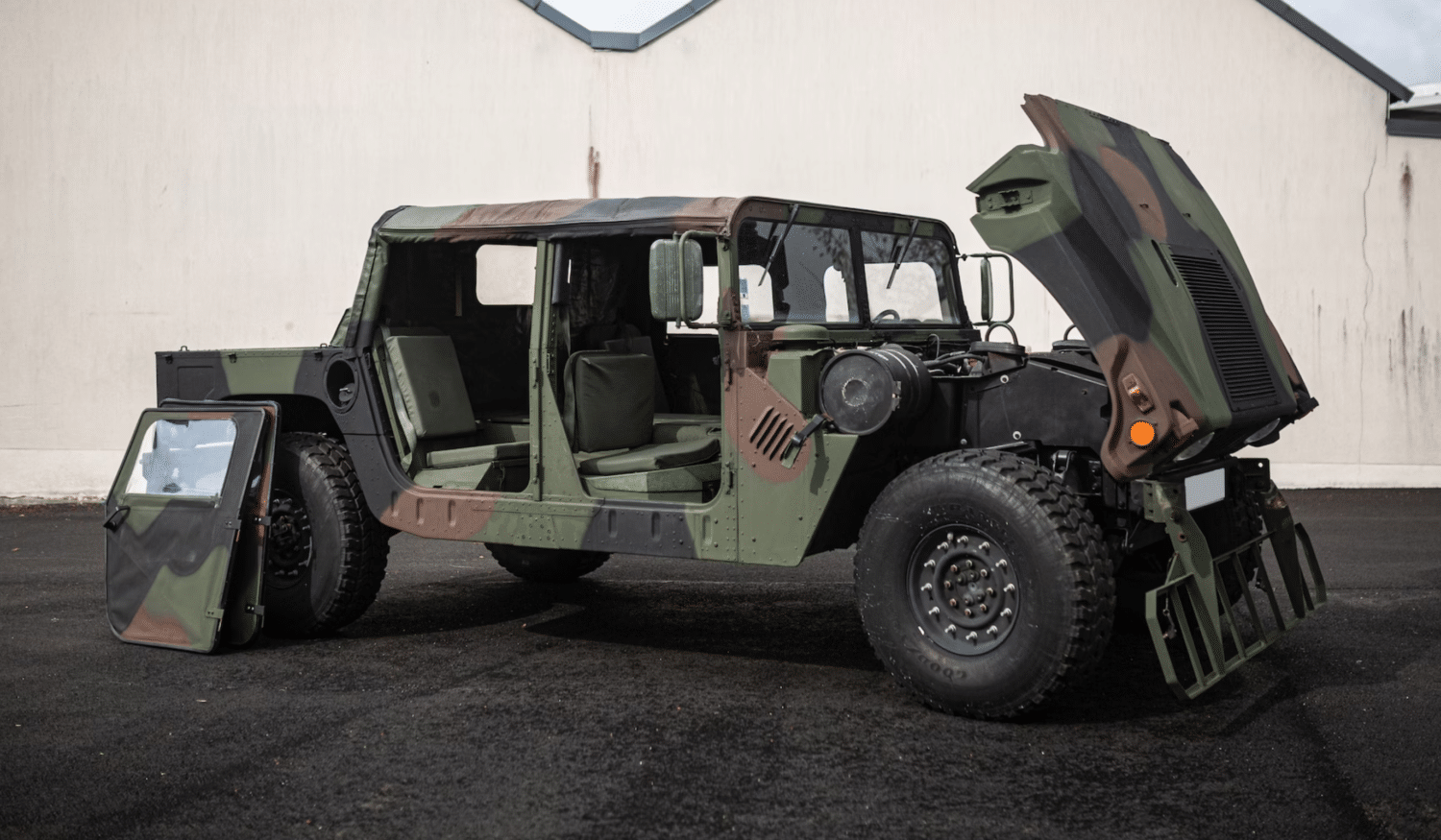 AM General Humvee M998 : un impressionnant véhicule militaire à vendre ...