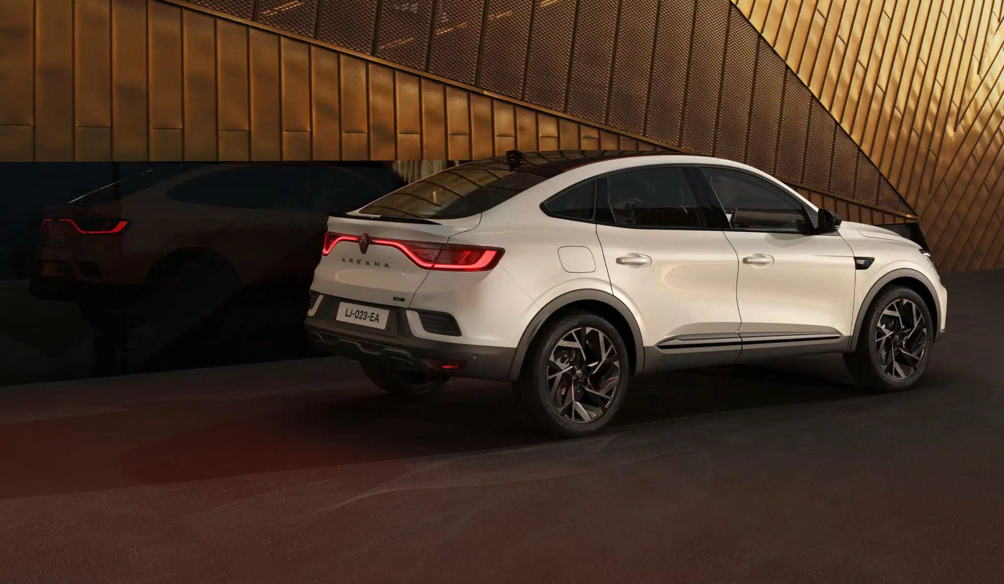 Renault Arkana : restylé et une finition "Esprit Alpine" - Les Voitures