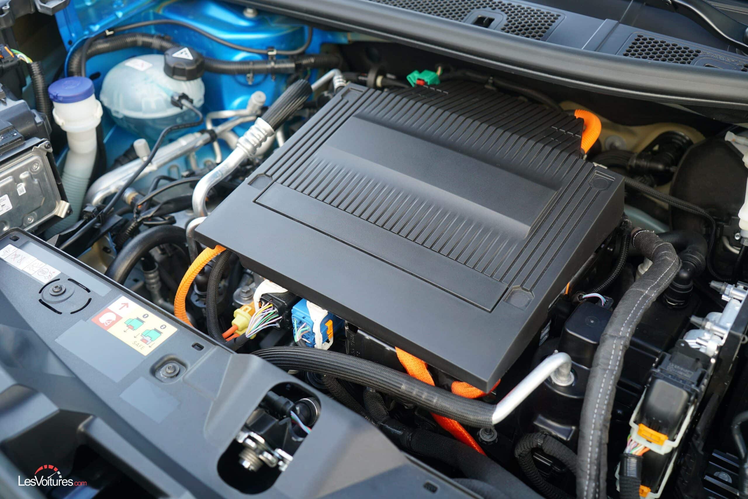 Voiture électrique : Stellantis dévoile l'IBIS une batterie dite ...