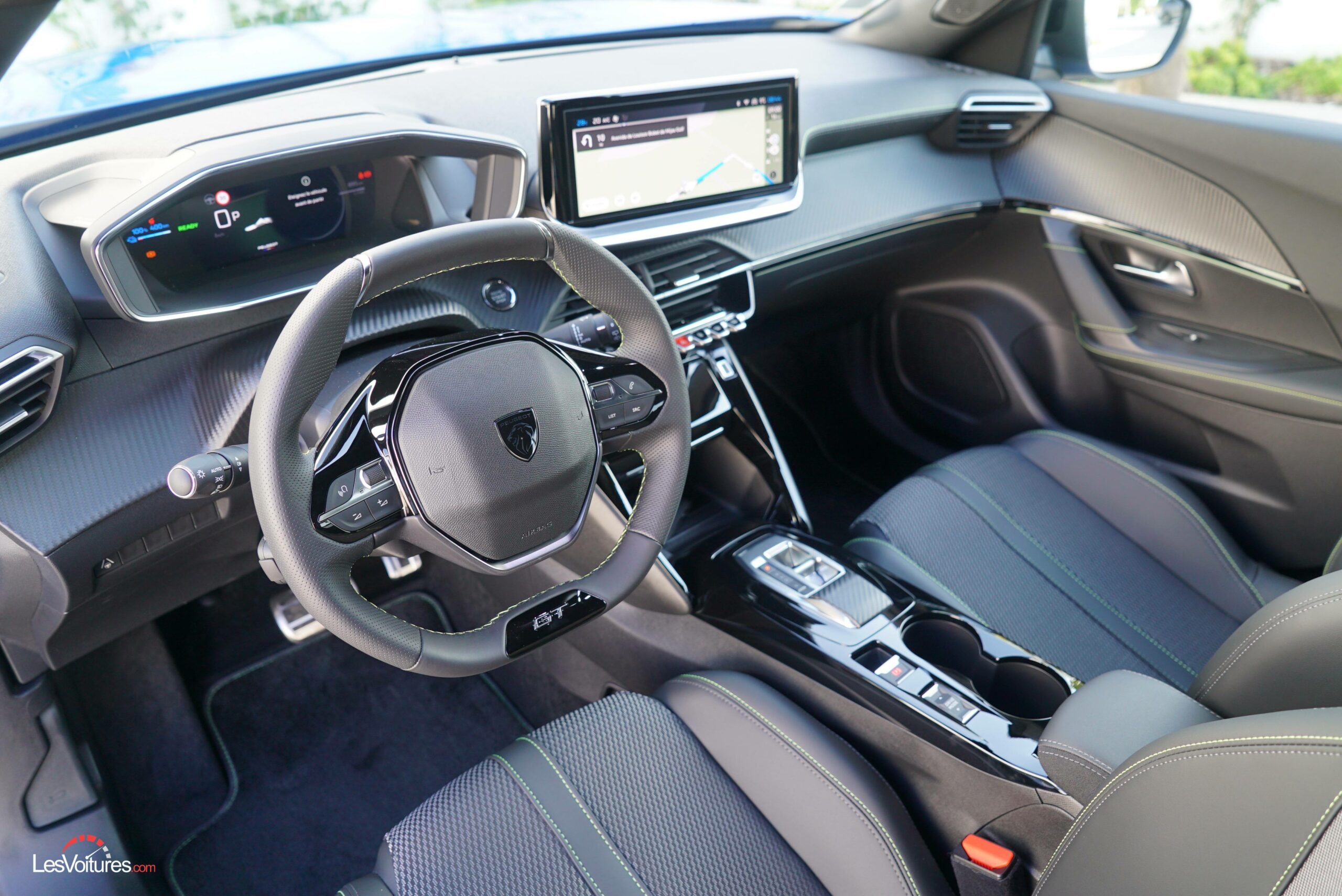 Peugeot e-2008 : nouveau style et plus de puissance électrique, essai ...
