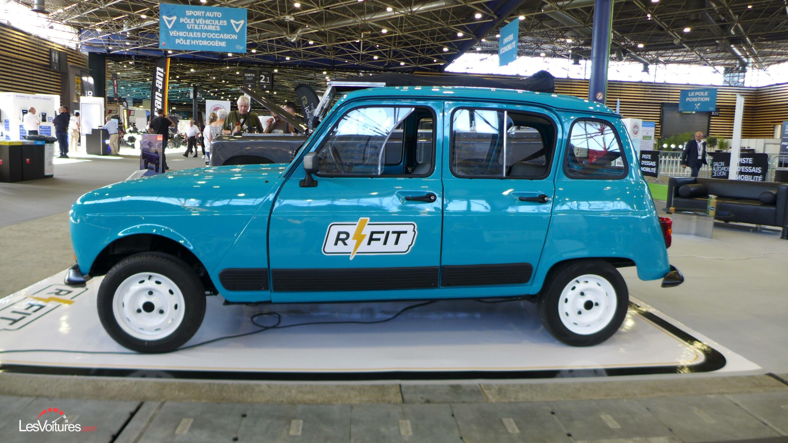 Renault 4 : le kit rétrofit R-Fit au Salon Automobile de Lyon - Les ...