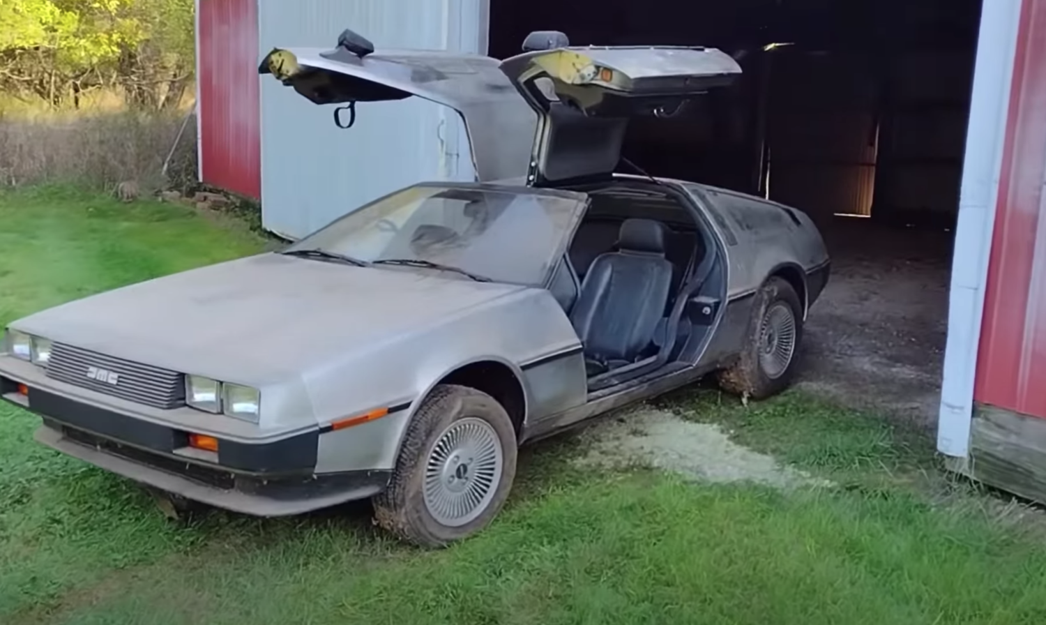 Vidéo : une DeLorean DMC-12 "sortie de grange" - Les Voitures