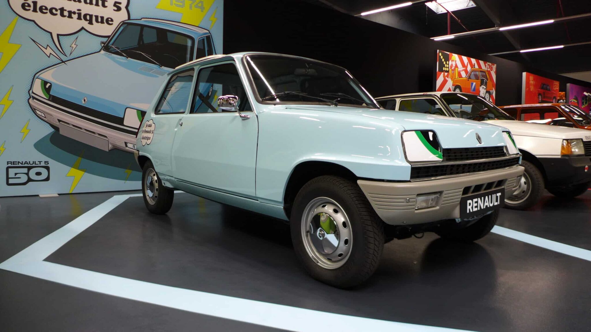 Renault 5 : l'offre rétrofit facturée à partir de 15 900 € pour rouler ...