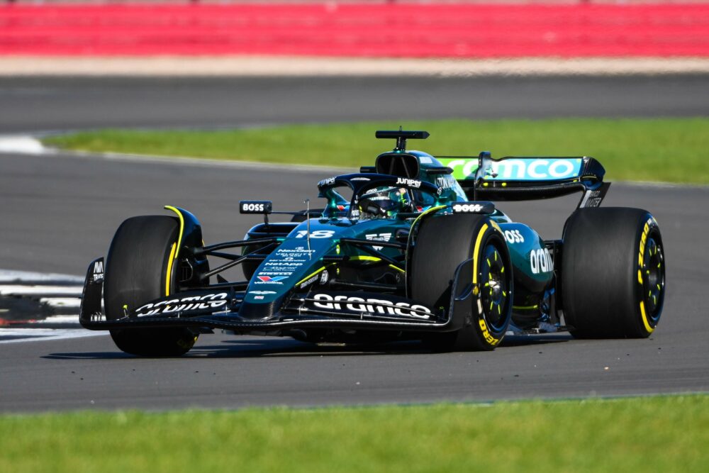 F1 : à peine présentée, l'Aston Martin AMR24 prend la piste - Les Voitures