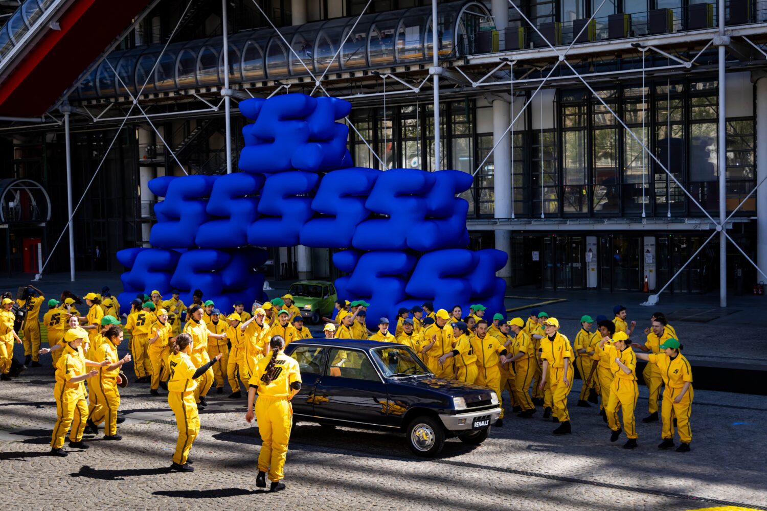 Renault 5 E-Tech electric : les photos et la vidéo du "WT5 Show" - Les Voitures