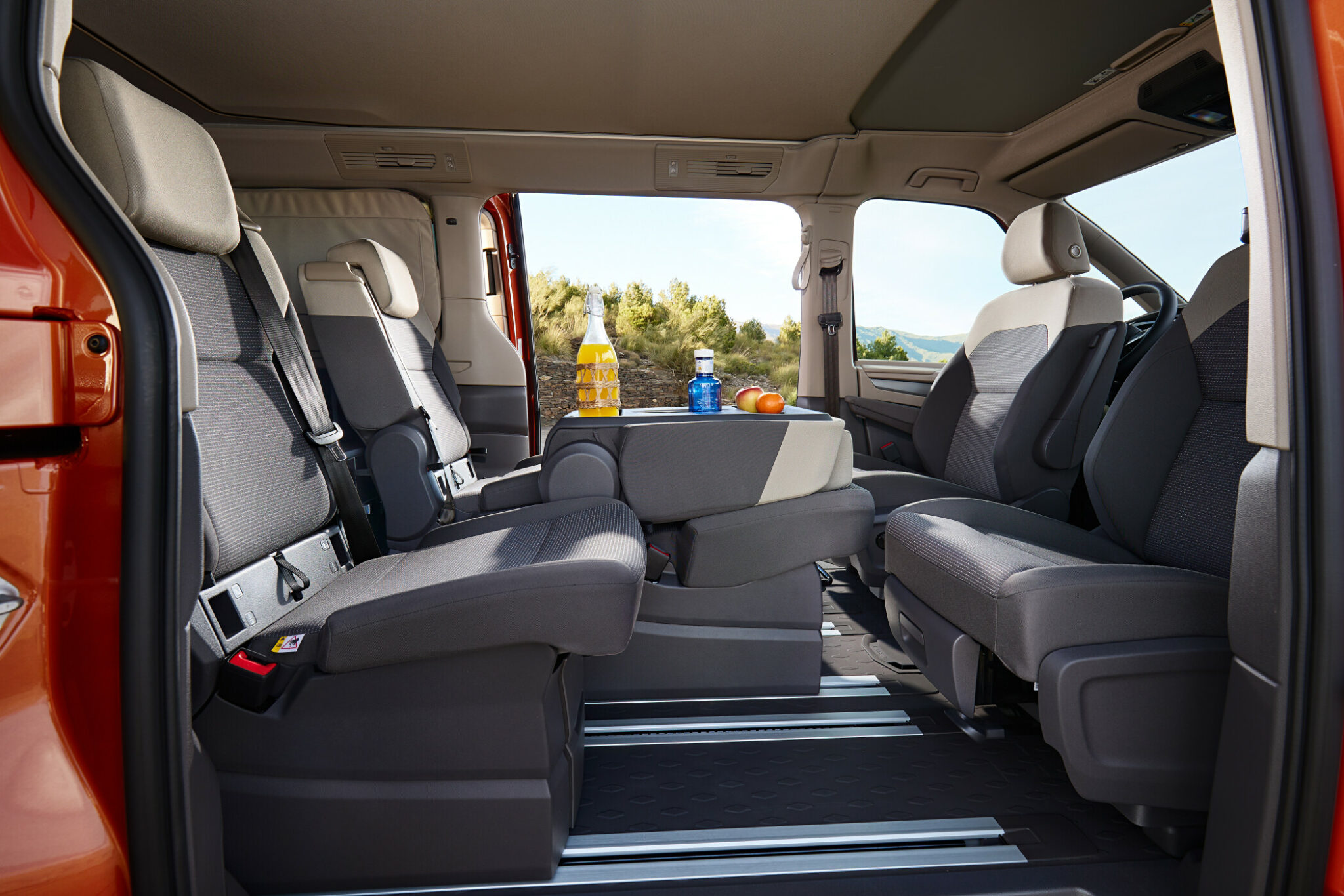 Volkswagen California T7 : la "Van Life" en hybride rechargeable - Les ...