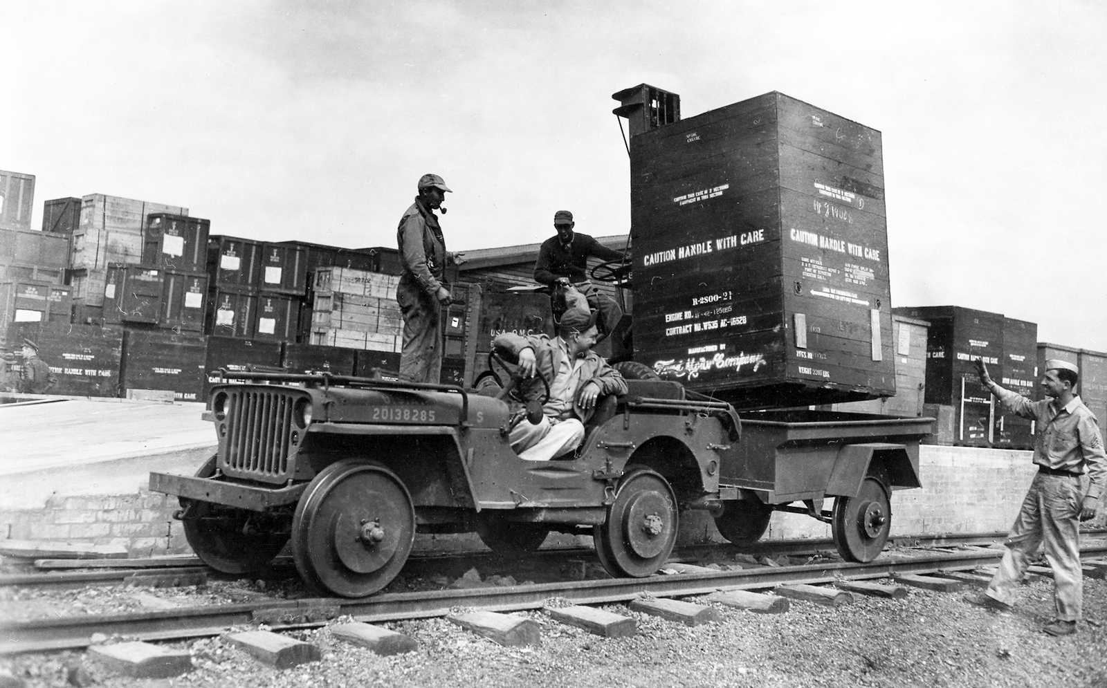 8 mai 1945 : l'histoire de la Jeep Willys, le "soldat roulant" - Les ...