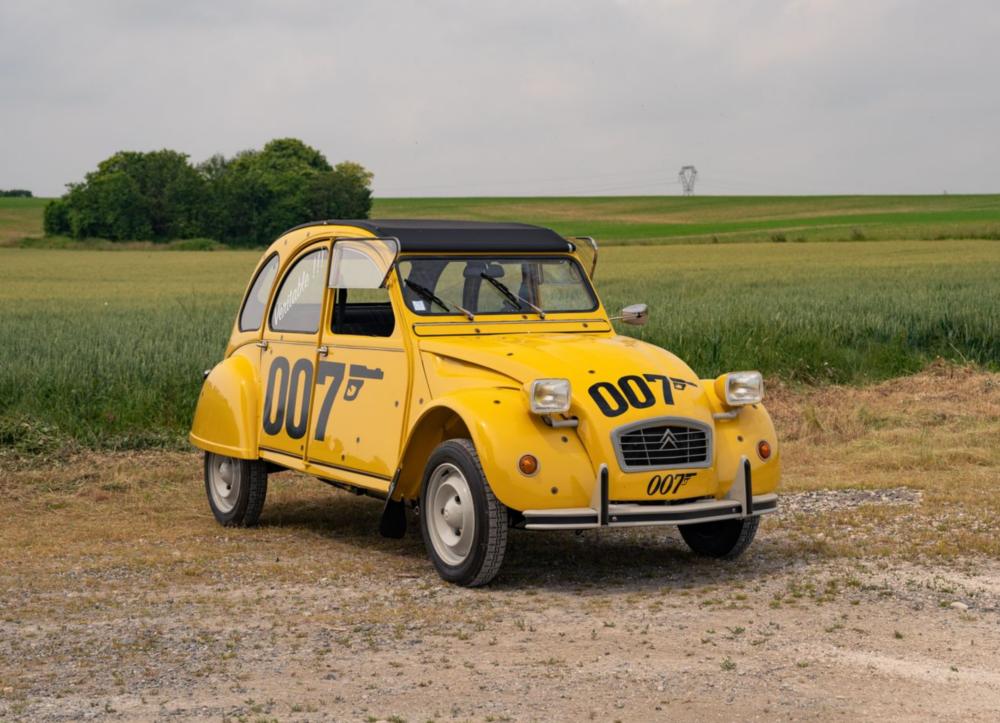 Citroën 2CV : l'un des 500 exemplaires James Bond 007 à vendre - Les ...