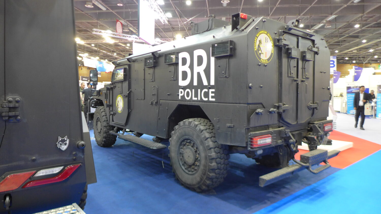 Eurosatory : les véhicules de la BRI, du RAID et du GIGN exposés en ...