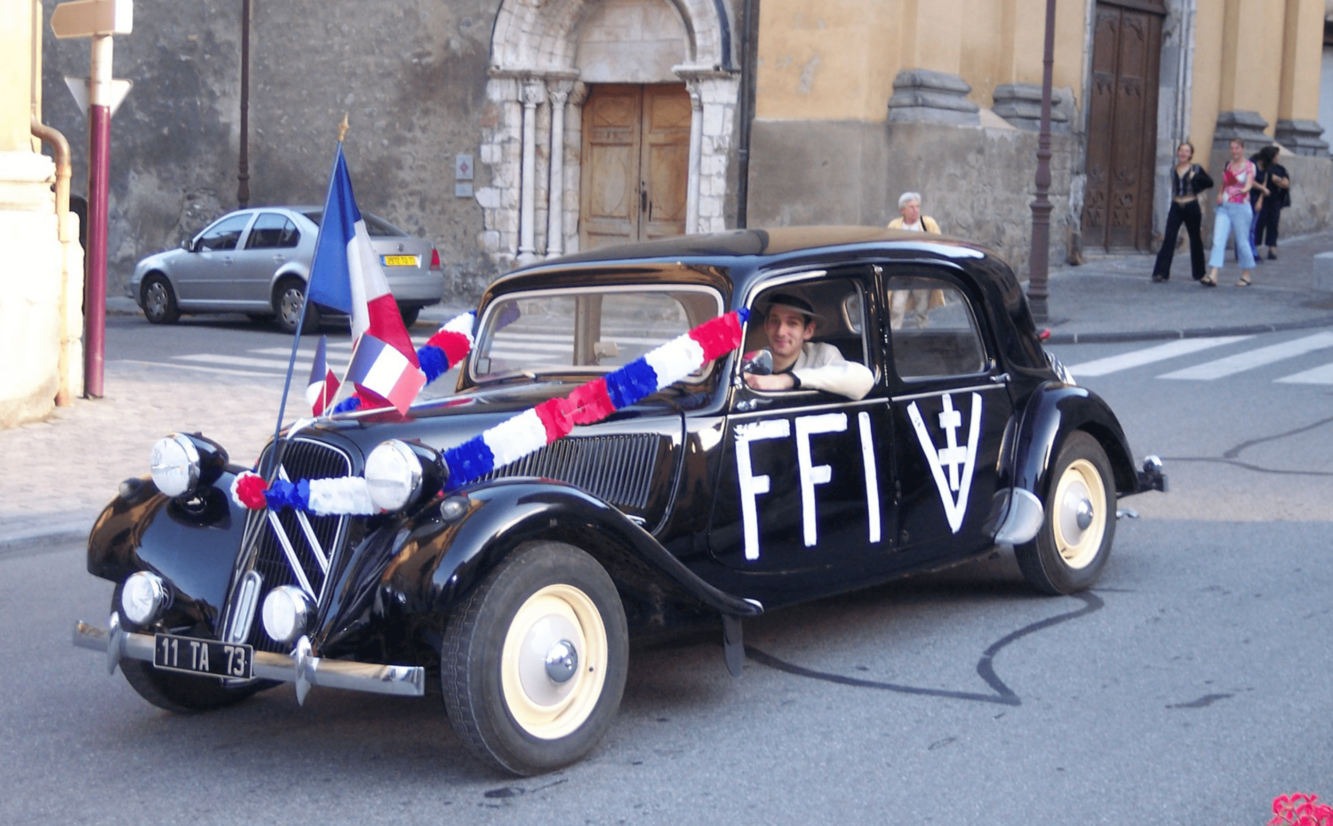 80 ans de la Libération de Paris : la Citroën Traction des FFI en ...