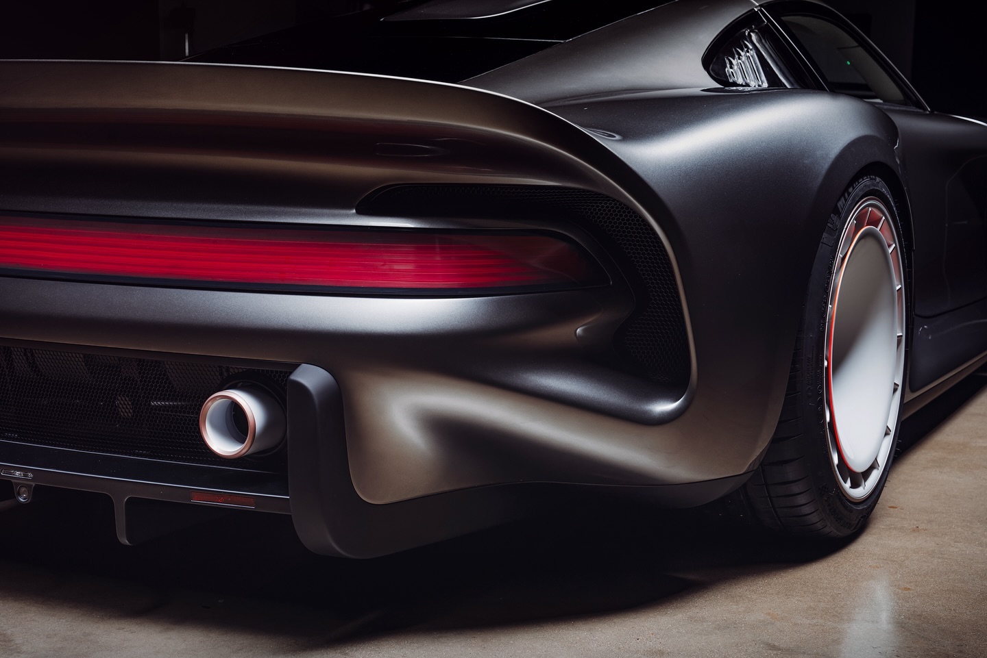 Tuthill GT One : "ode moderne" à la Porsche 911 GT1 - Les Voitures