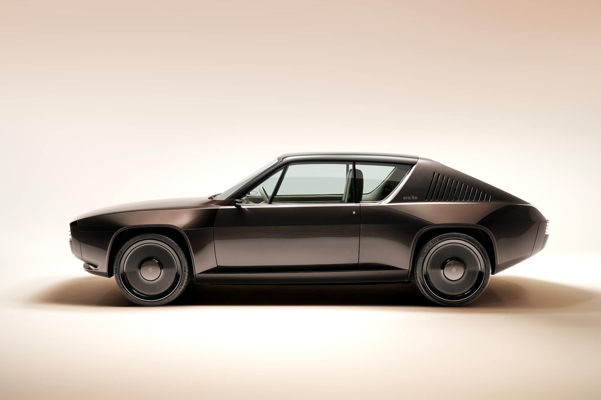 Renault R17 electric restomod : concept-car néo-rétro pour le Mondial ...