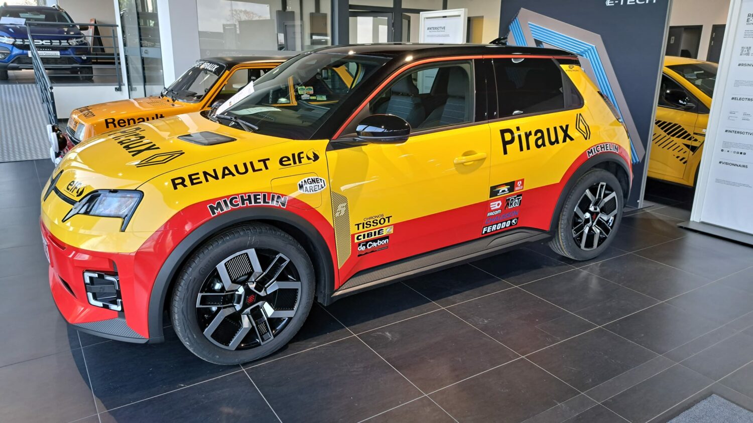 Renault 5 E-Tech électrique : une version tuning rabaissée au look ...