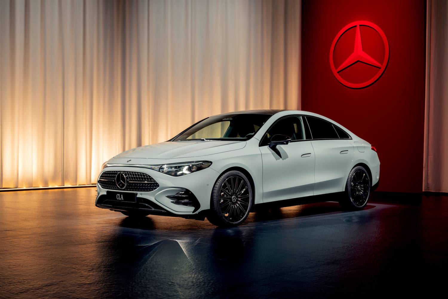 Mercedes-Benz CLA : nouvelle génération à vous faire aimer les voitures ...