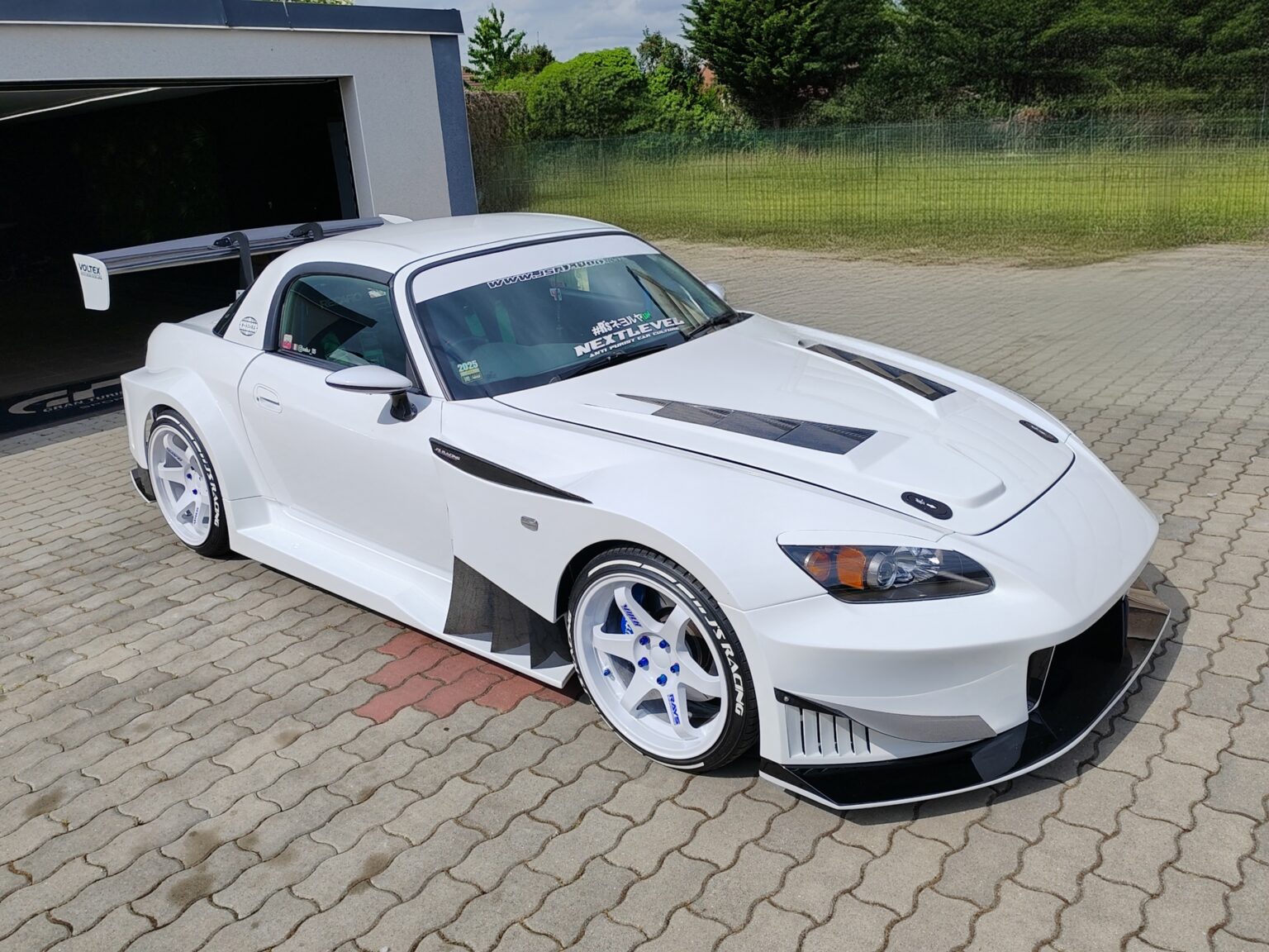 Citroën 2CV : voici la "2 Deuch' Buick V8" du Hot Wheels Legends Tour ...