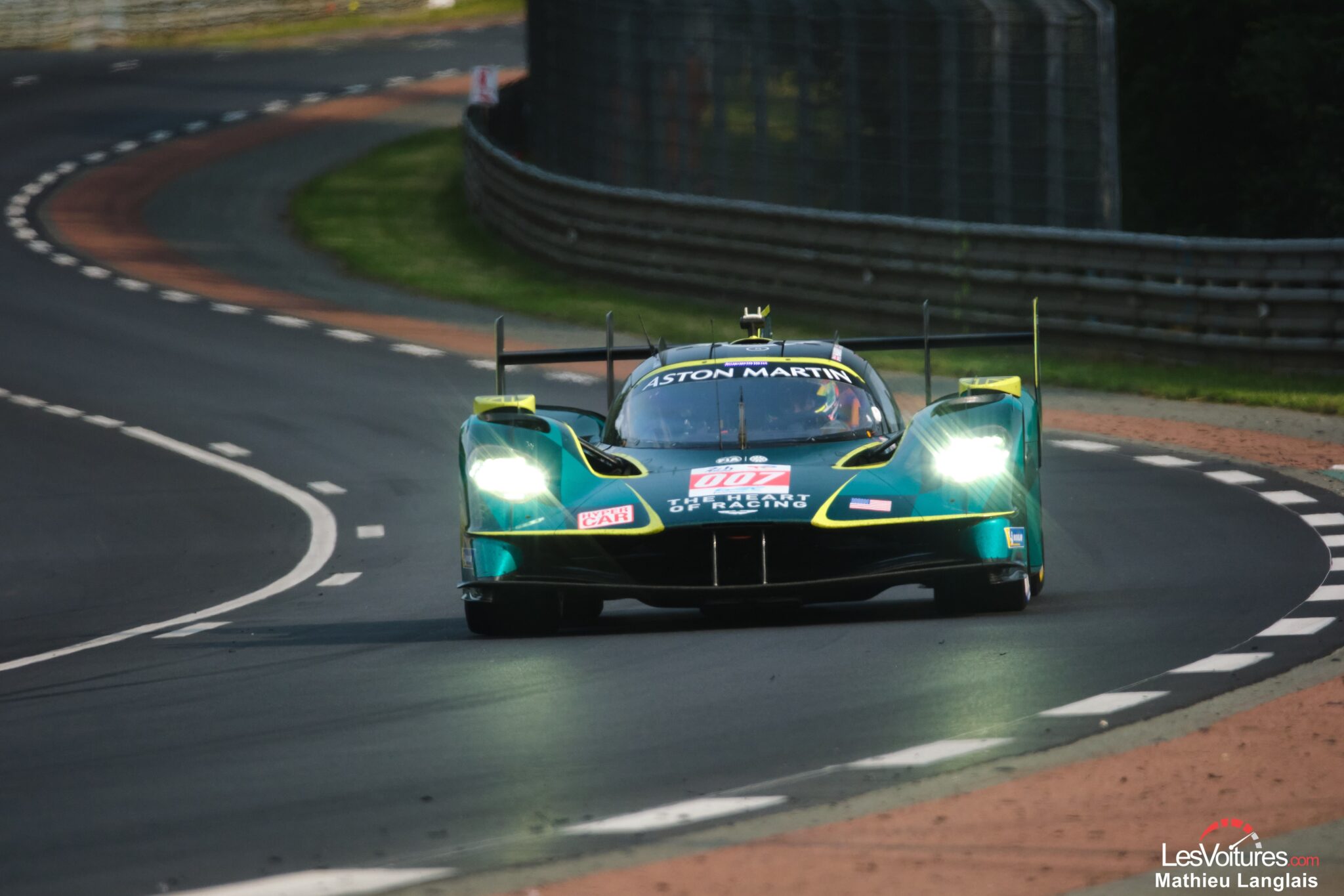 Aston Martin Valkyrie LM : seulement 707 ch pour l'Hypercar dédiée aux ...