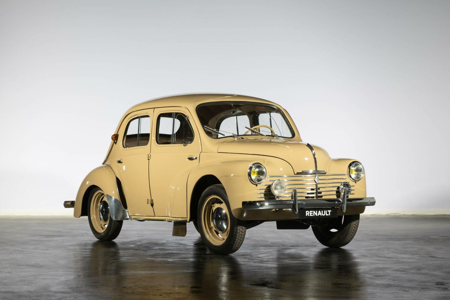 Vente aux enchères « The Renault Icons » : un catalogue exceptionnel ...
