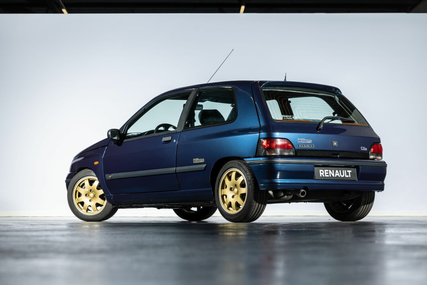 Renault Clio Williams : youngtimer star de la vente « The Renault Icons ...